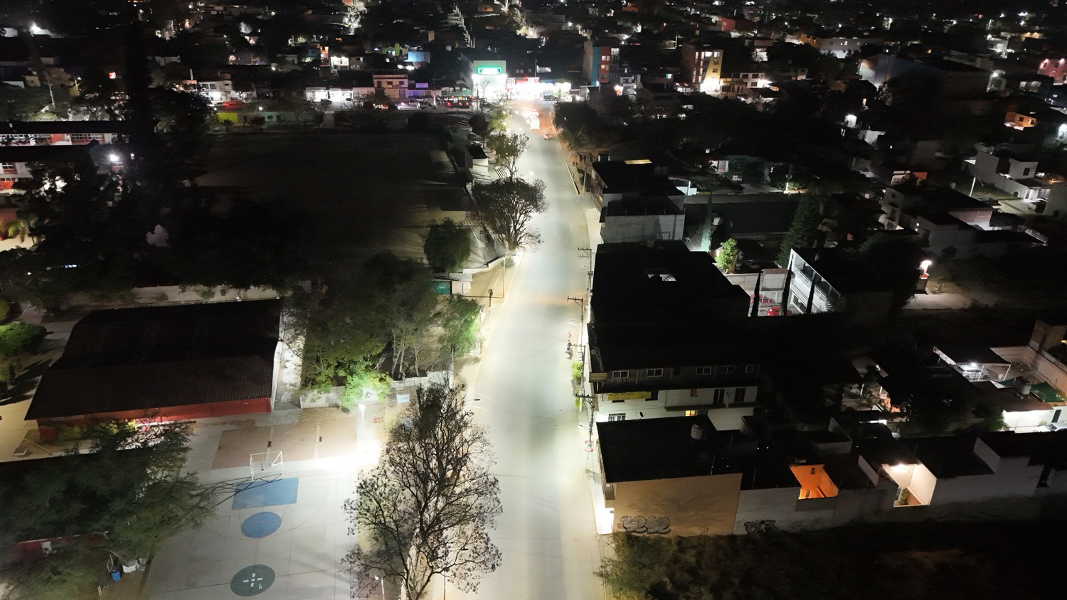 Ⓜ️📺Avanza plan de iluminación de calles y avenidas de la Zona ...